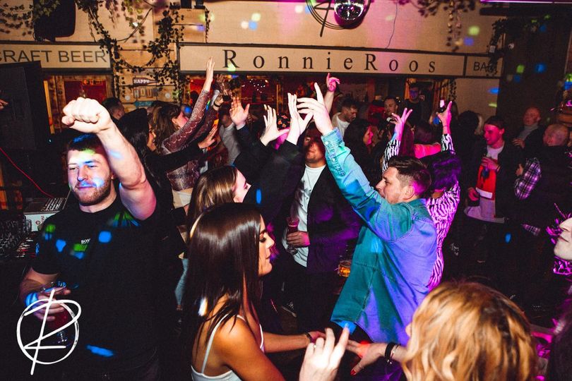 STONES CAFÉ BAR – BOOT ROOM RESTAURANT – RONNIE ROOS, 27-29 MILLSTONE ...
